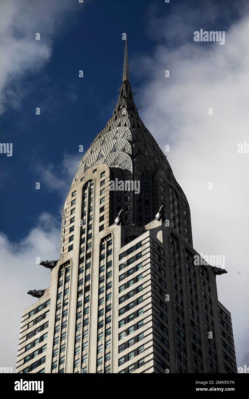 Clouds float past the Chrysler Building, Wednesday, Jan. 9, 2019, in ...