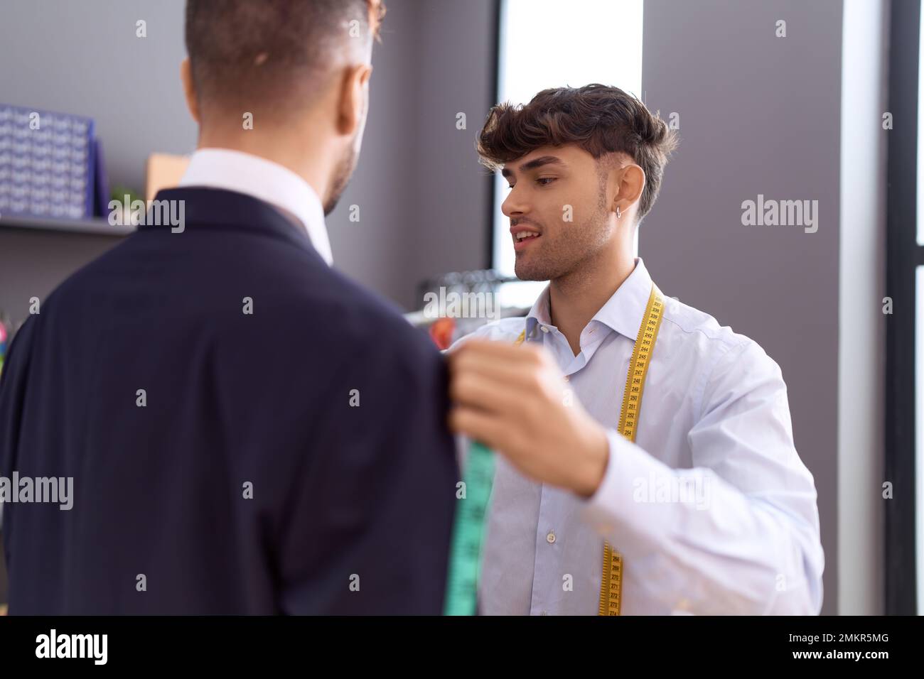 Measuring chest hi-res stock photography and images - Alamy