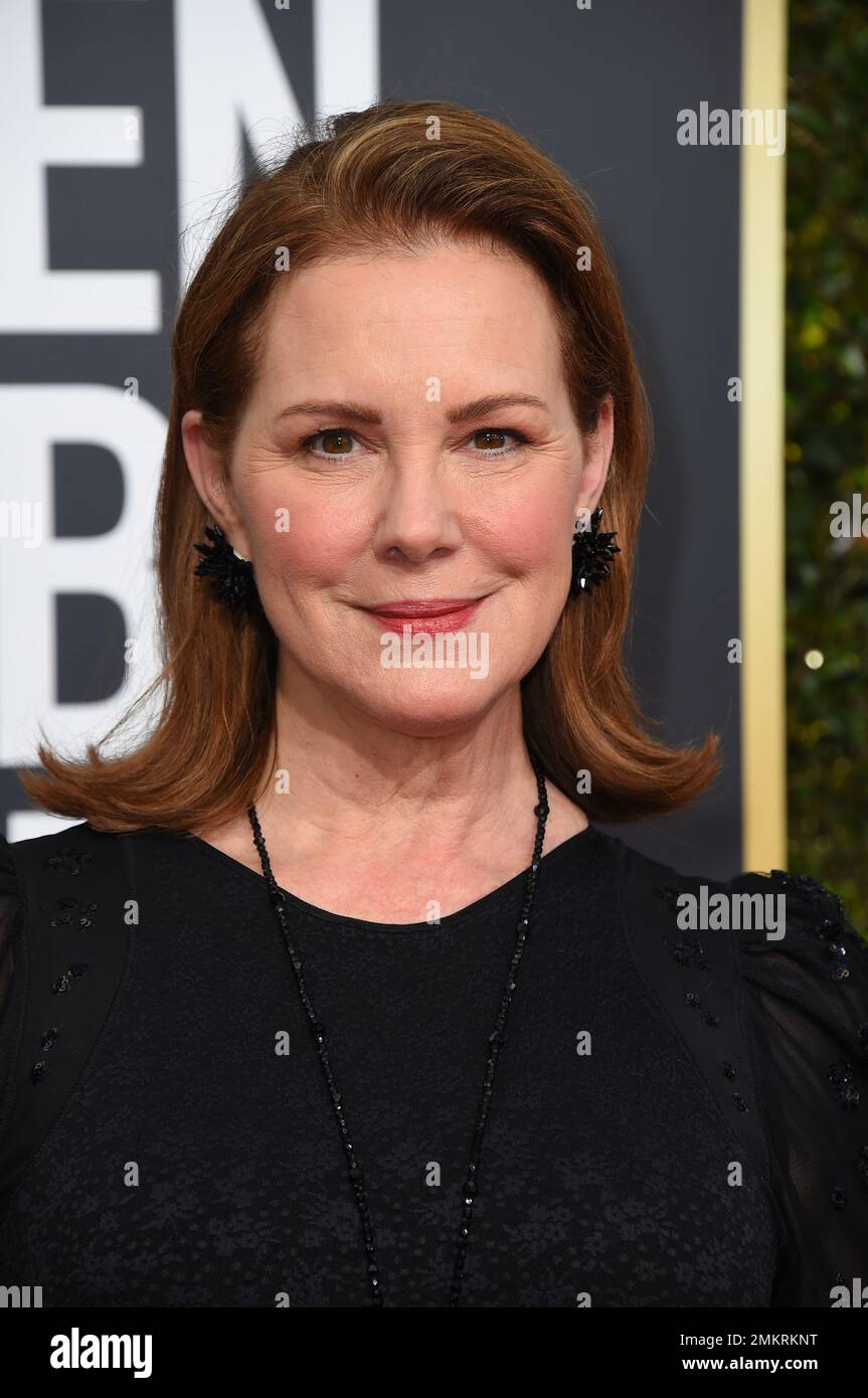 Elizabeth Perkins arrives at the 76th annual Golden Globe Awards at the ...