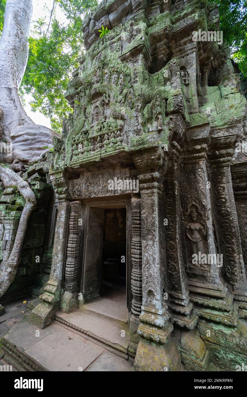 Pullen Cambodia tower temple Stock Photo - Alamy