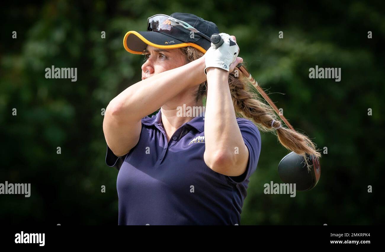 U.S. Army Reserve Col. Sunny Mitchell, officer-in-charge of recruiting ...