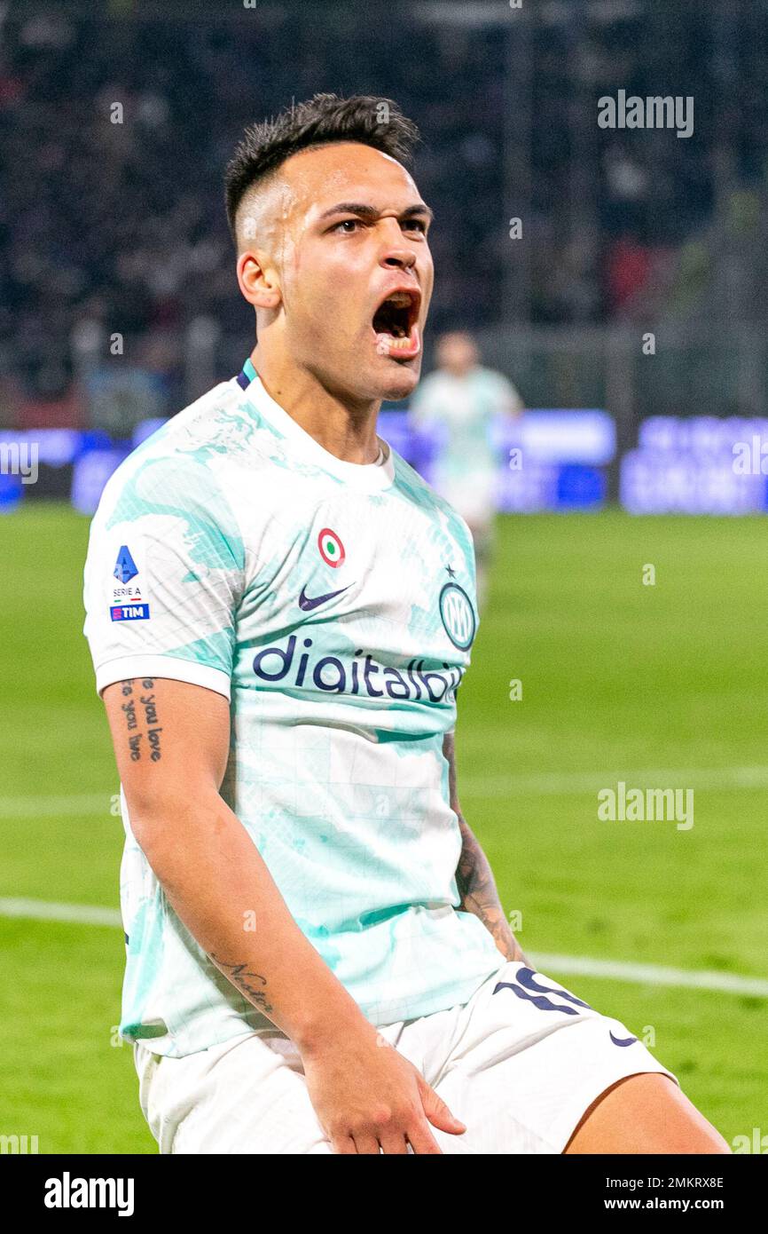 Scores the 1 2 hi-res stock photography and images - Alamy