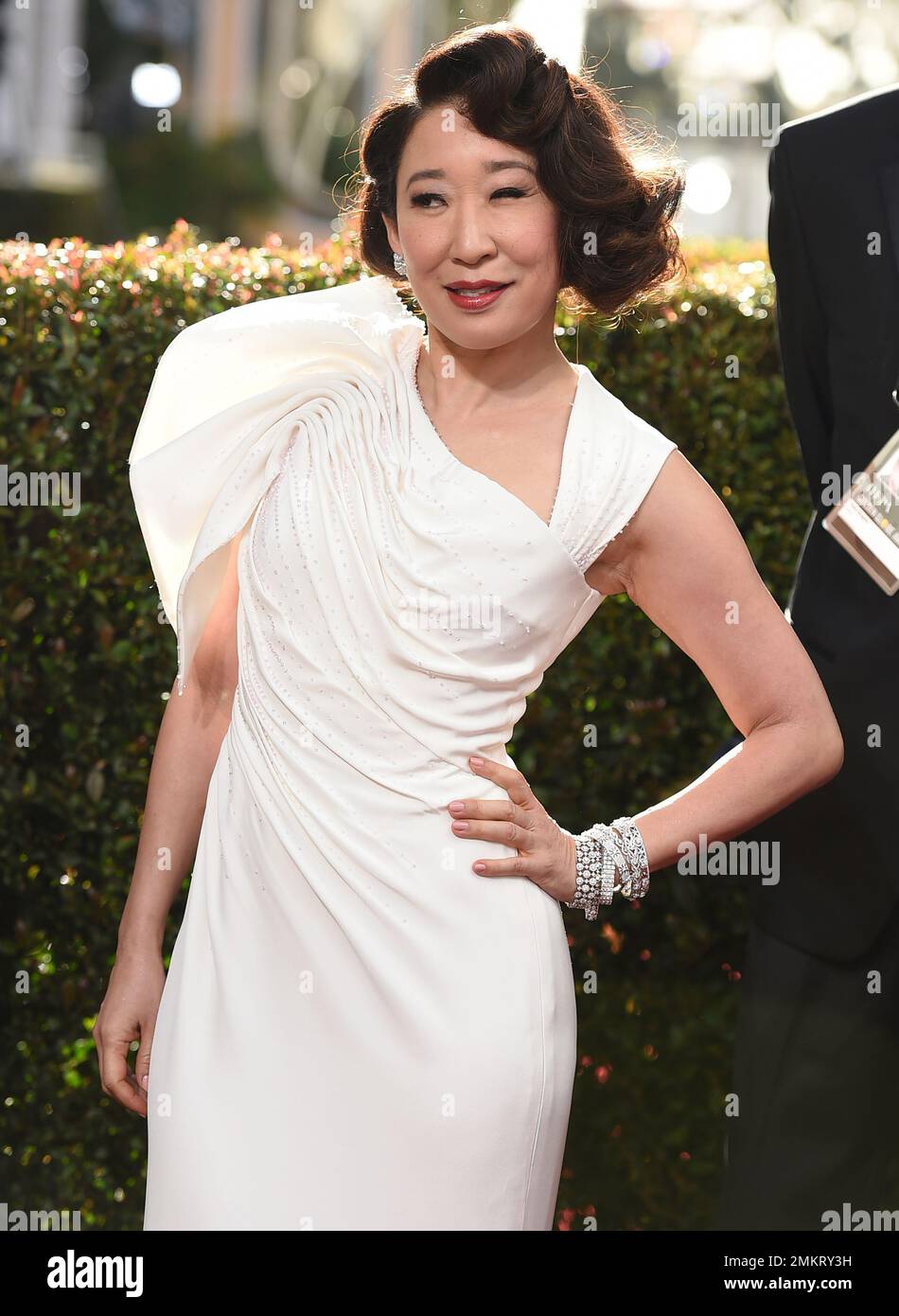 Sandra Oh arrives at the 76th annual Golden Globe Awards at the Beverly ...