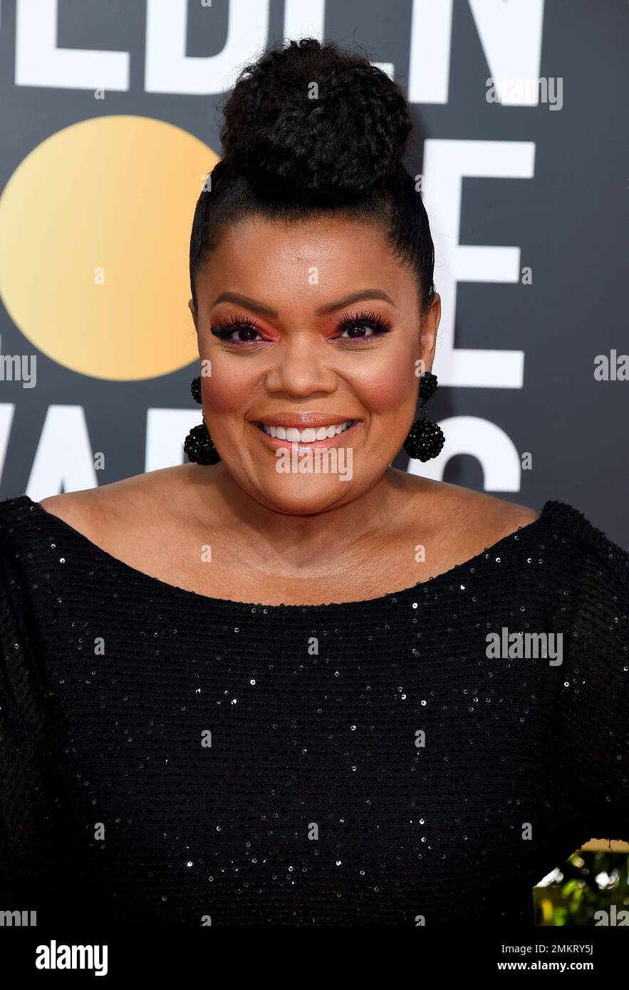 Yvette Nicole Brown arrives at the 76th annual Golden Globe Awards at ...