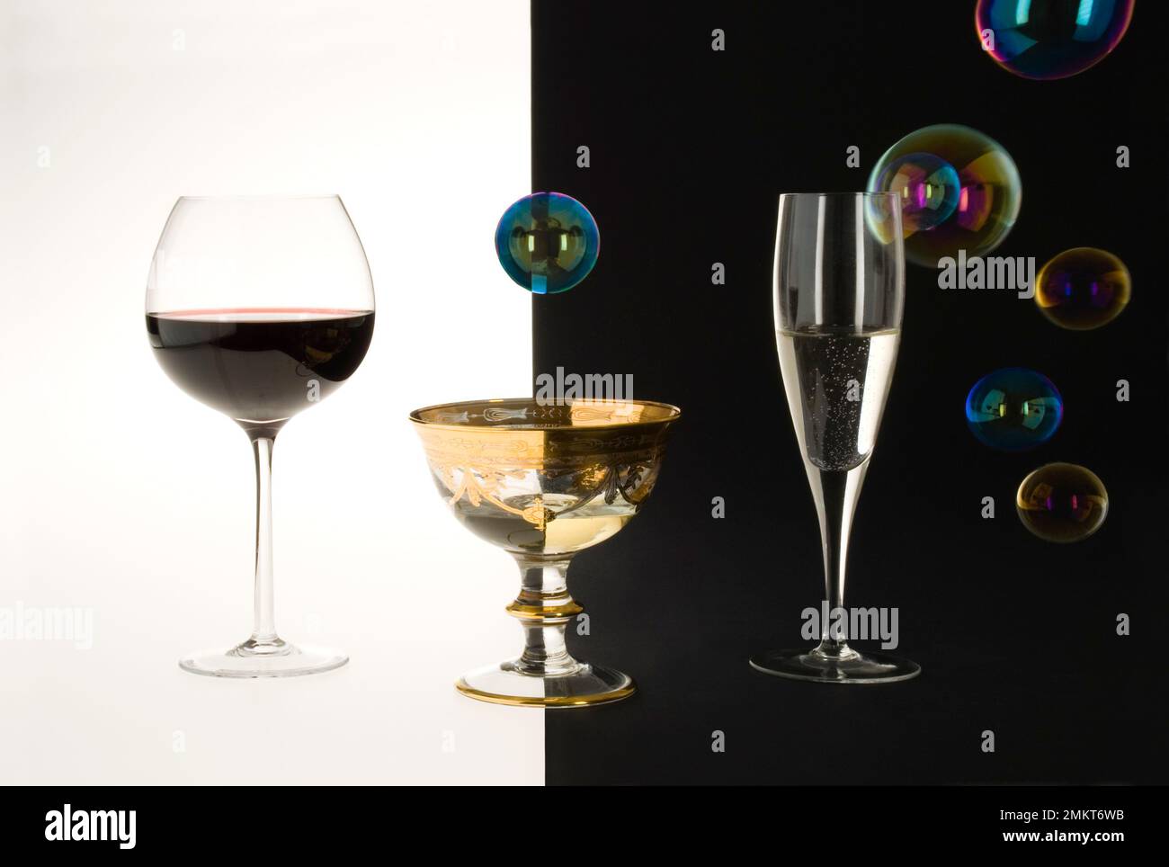 Coppa decorata in oro hi-res stock photography and images - Alamy