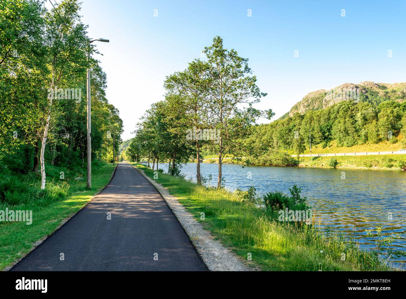 Footpath along the river hi-res stock photography and images - Alamy