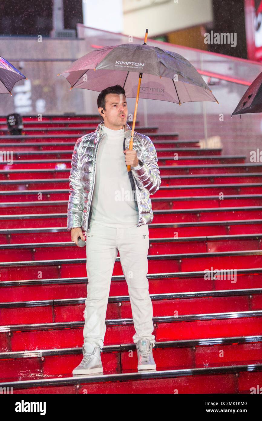 Jordan Knight of New Kids On The Block performs on stage at the New ...