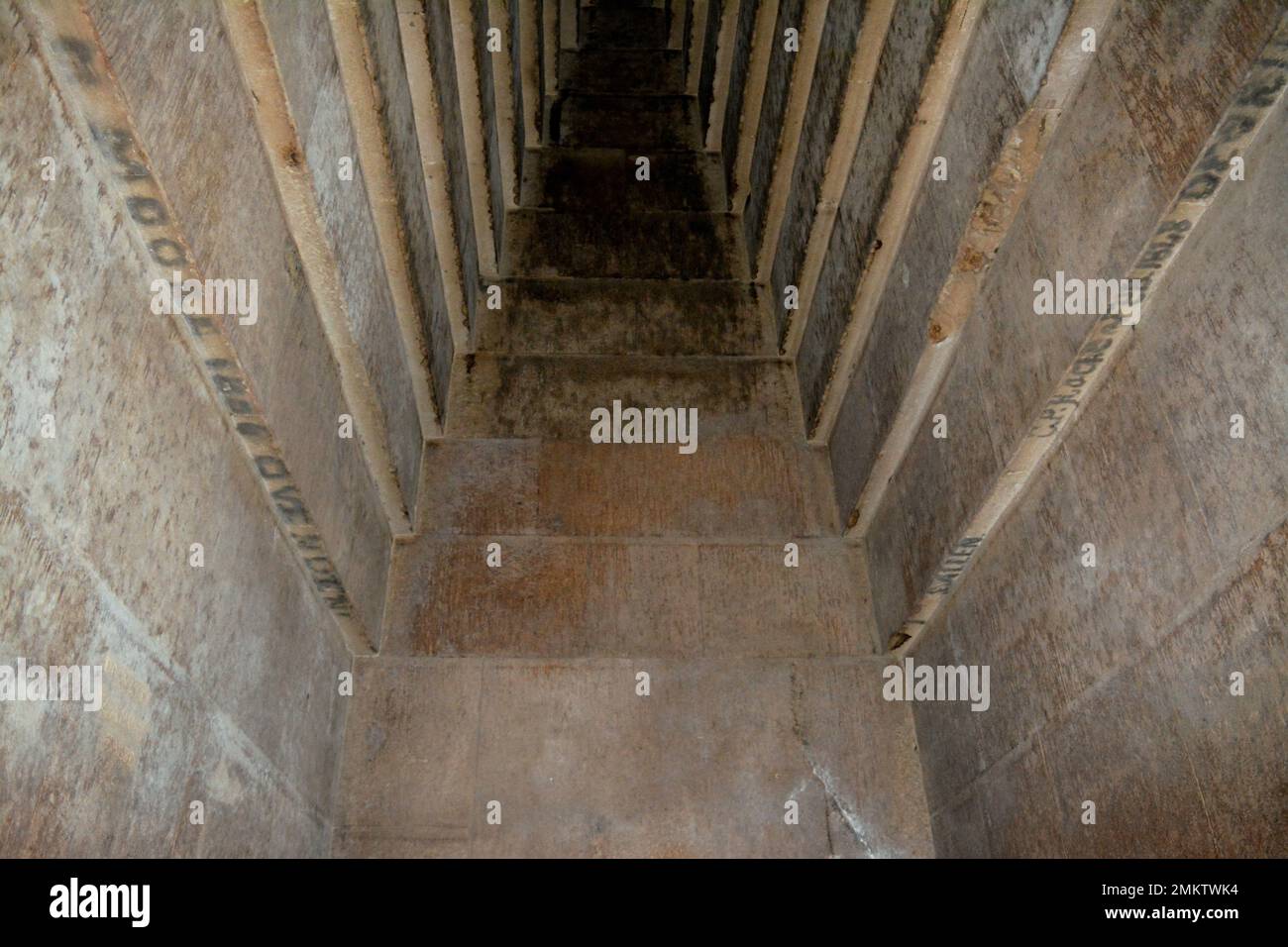 Egyptian burial tomb pyramid hi-res stock photography and images - Alamy