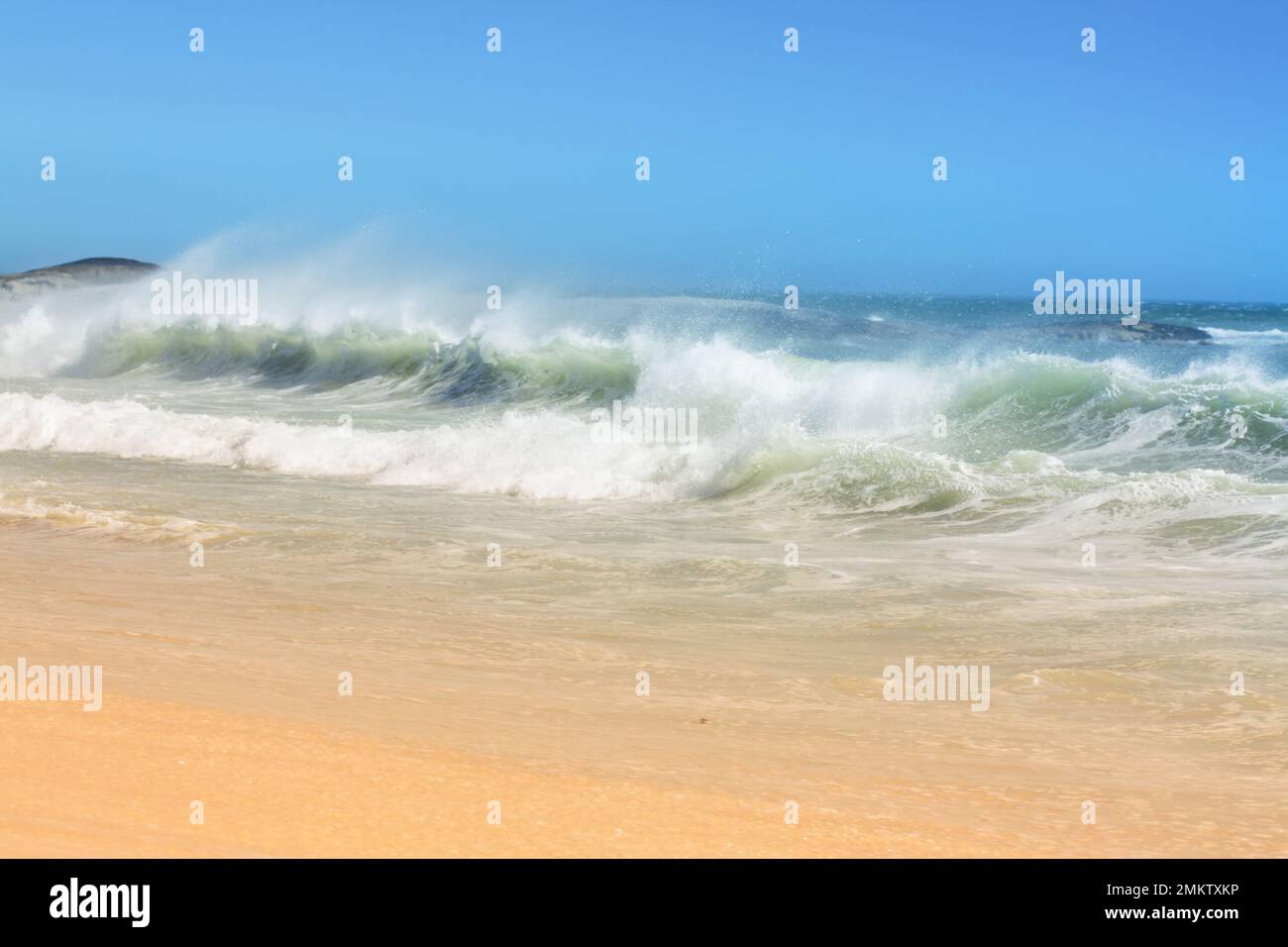 Foam over sand hi-res stock photography and images - Alamy