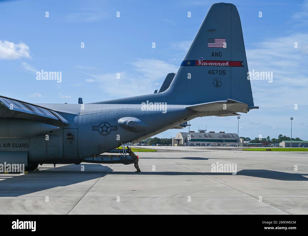 A C-130 Hercules crew chief from the 165th Airlift Wing, Georgia Air ...