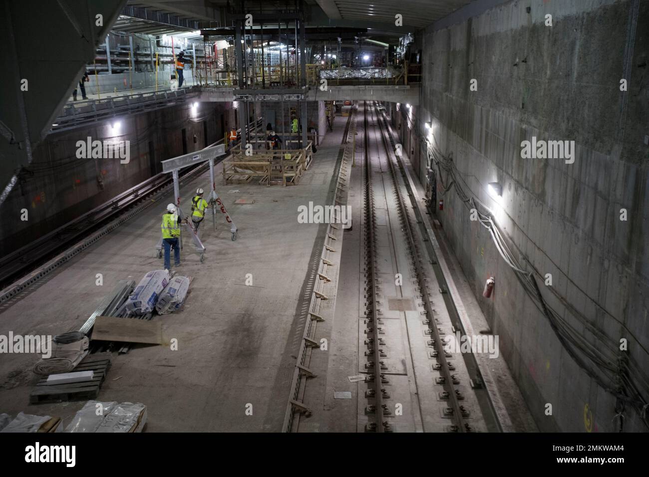 This Thursday, Nov. 29, 2018 photo, shows construction crews working on ...
