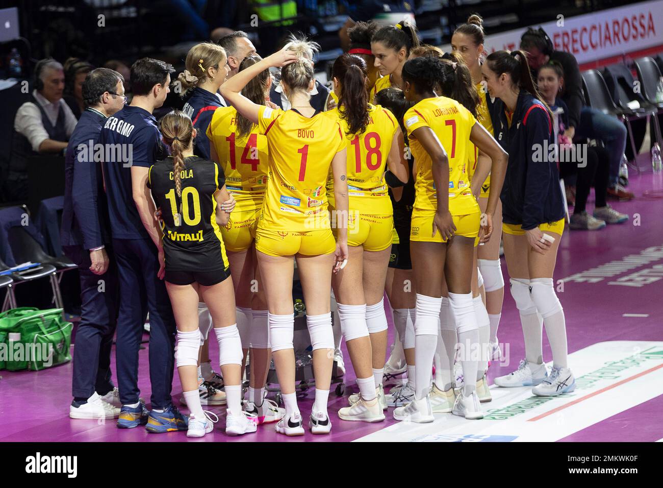 Final four semifinals volley bergamo 1991 hi-res stock photography and ...