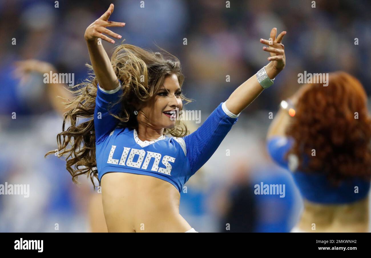 The Detroit Lions cheerleaders perform during the first half of an NFL ...