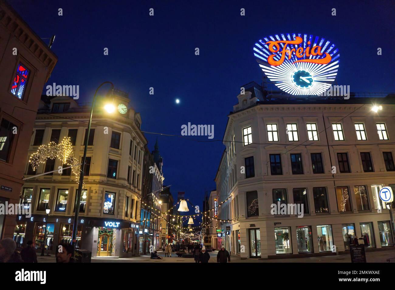 Streets of Oslo city covered with snow during winter period. Urban view ...