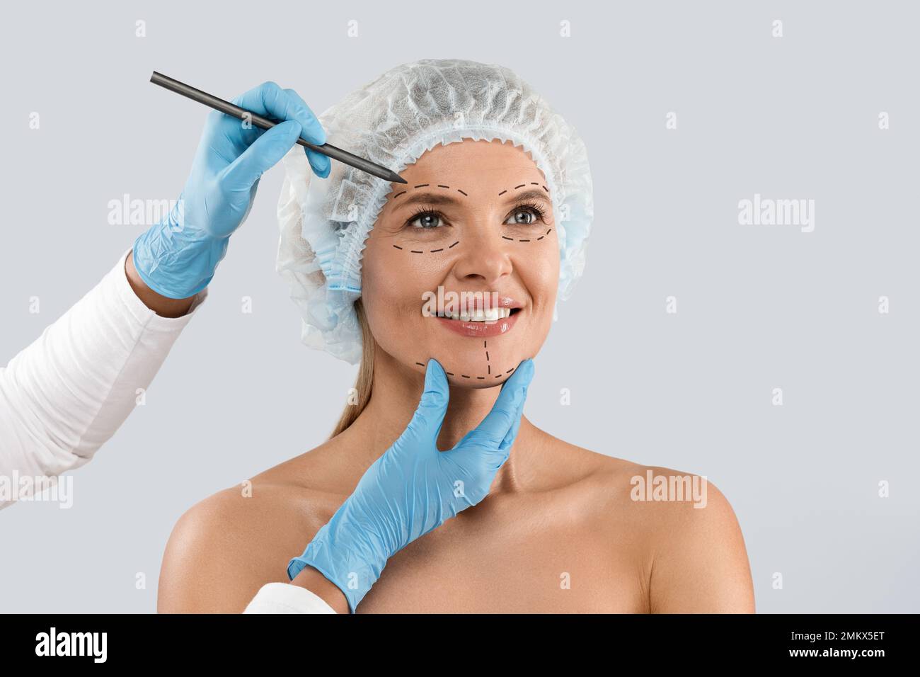 Beautiful blonde woman 40s wearing hi-res stock photography and images - Alamy