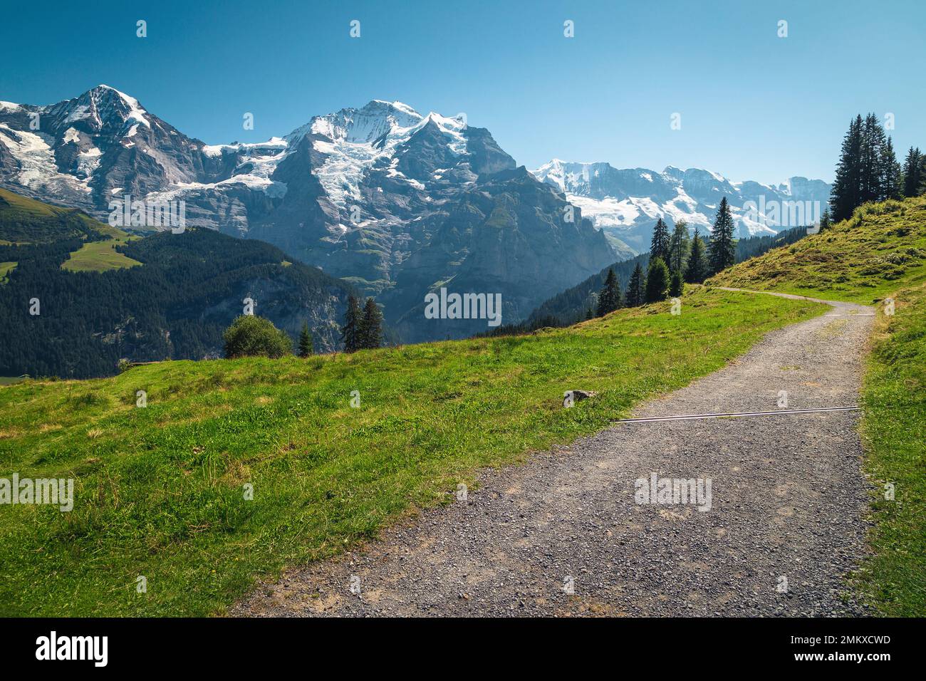 Beautiful alpine summer scenery in the Swiss Alps near Lauterbrunnen ...
