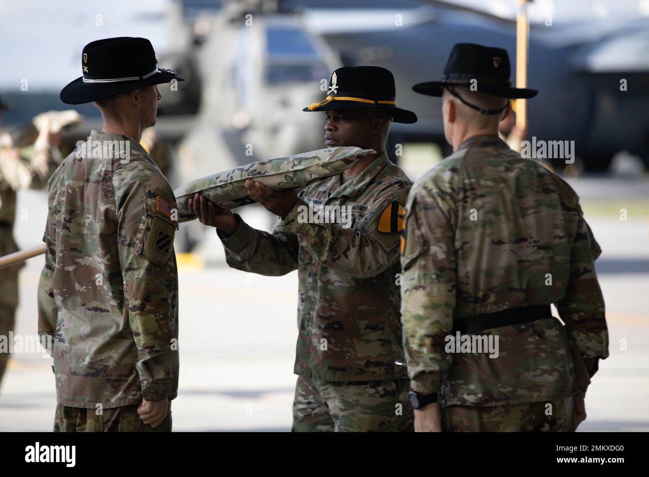 The 1st Air Cavalry Brigade Command Team cases the brigade colors in ...