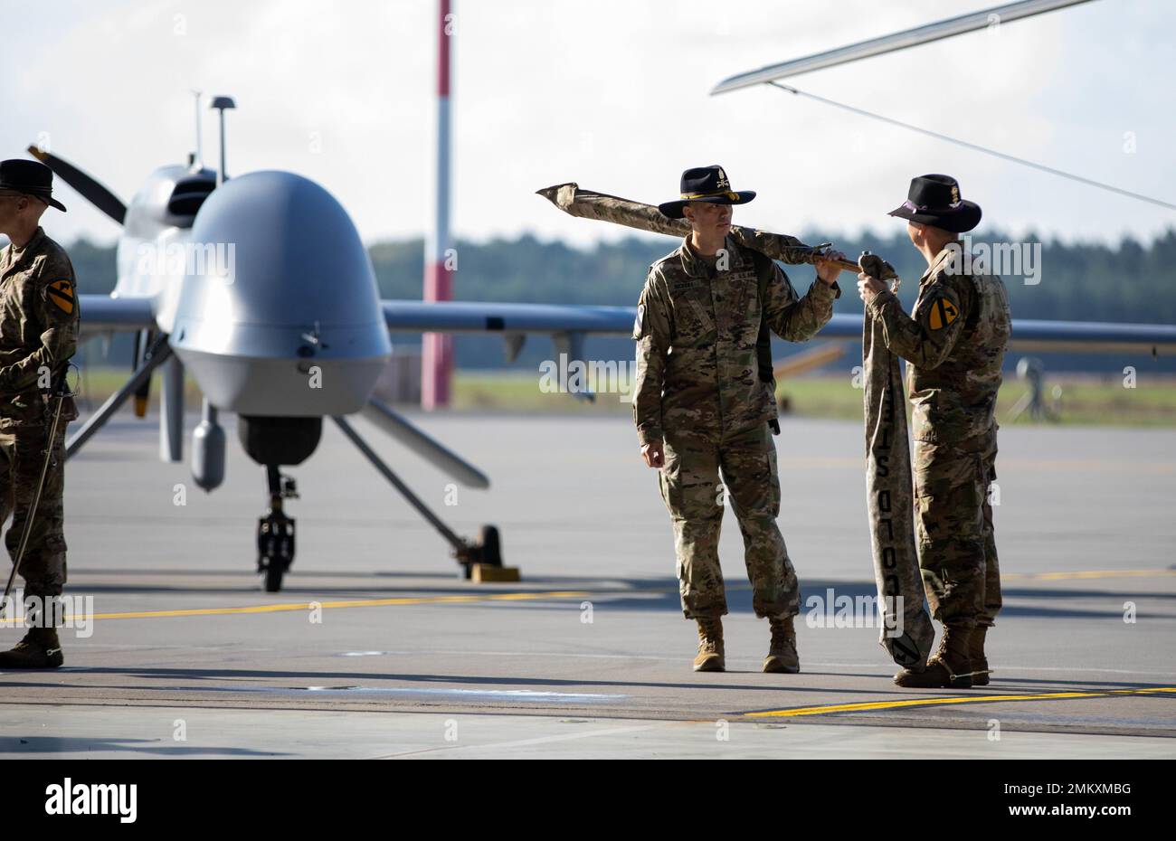 U.S Soldiers Assigned to the Aviation Cavalry Brigade, 1st Infantry ...