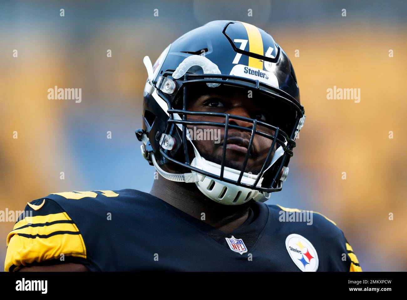 Pittsburgh Steelers offensive tackle Chukwuma Okorafor (76) warms up ...