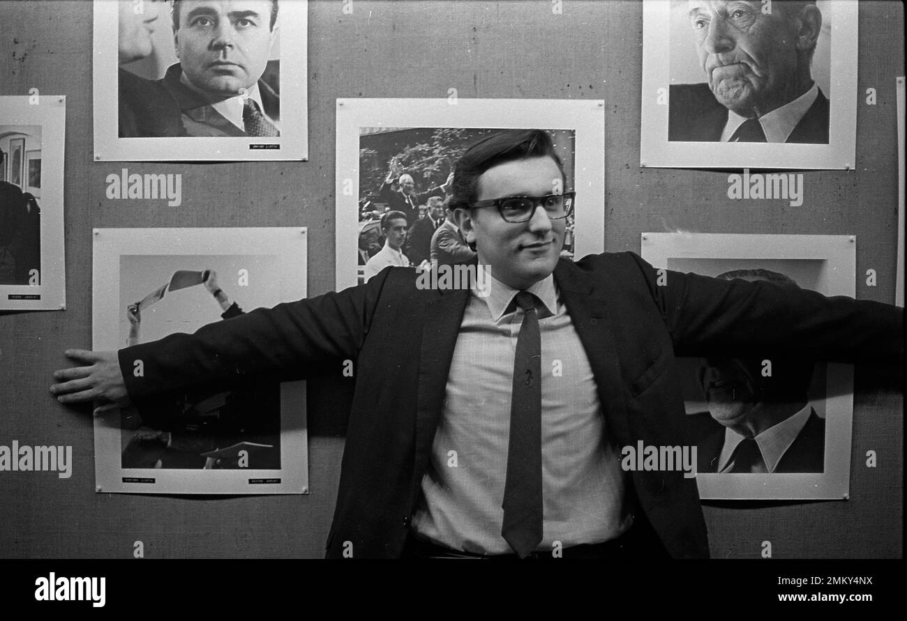 Argentine photojournalist Eduardo Comesaña at his own Fotos Poco ...