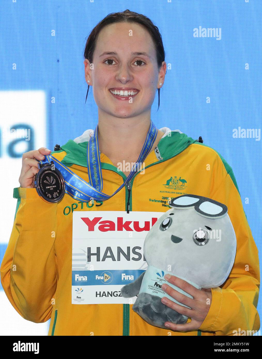Bronze medalist Australia's Jessica Hansen shows her medal during ...