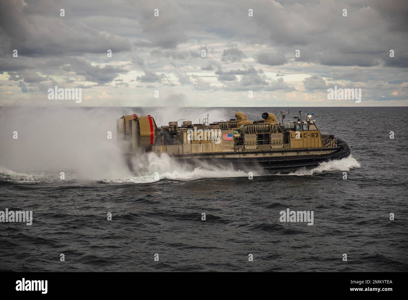 Lcac 83 hi-res stock photography and images - Alamy