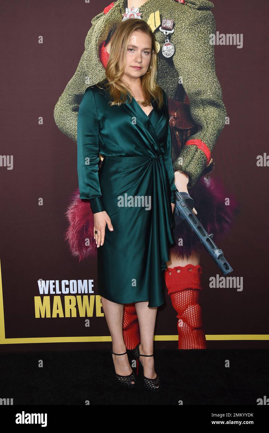 Merritt Wever arrives at the premiere of "Welcome to Marwen" at ...