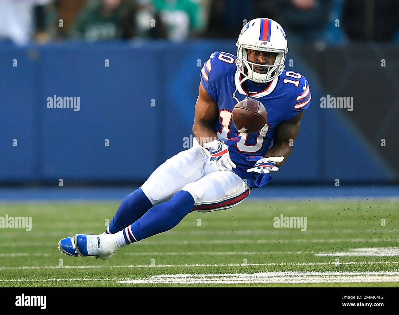 Buffalo Bills wide receiver Deonte Thompson catches a pass during the ...
