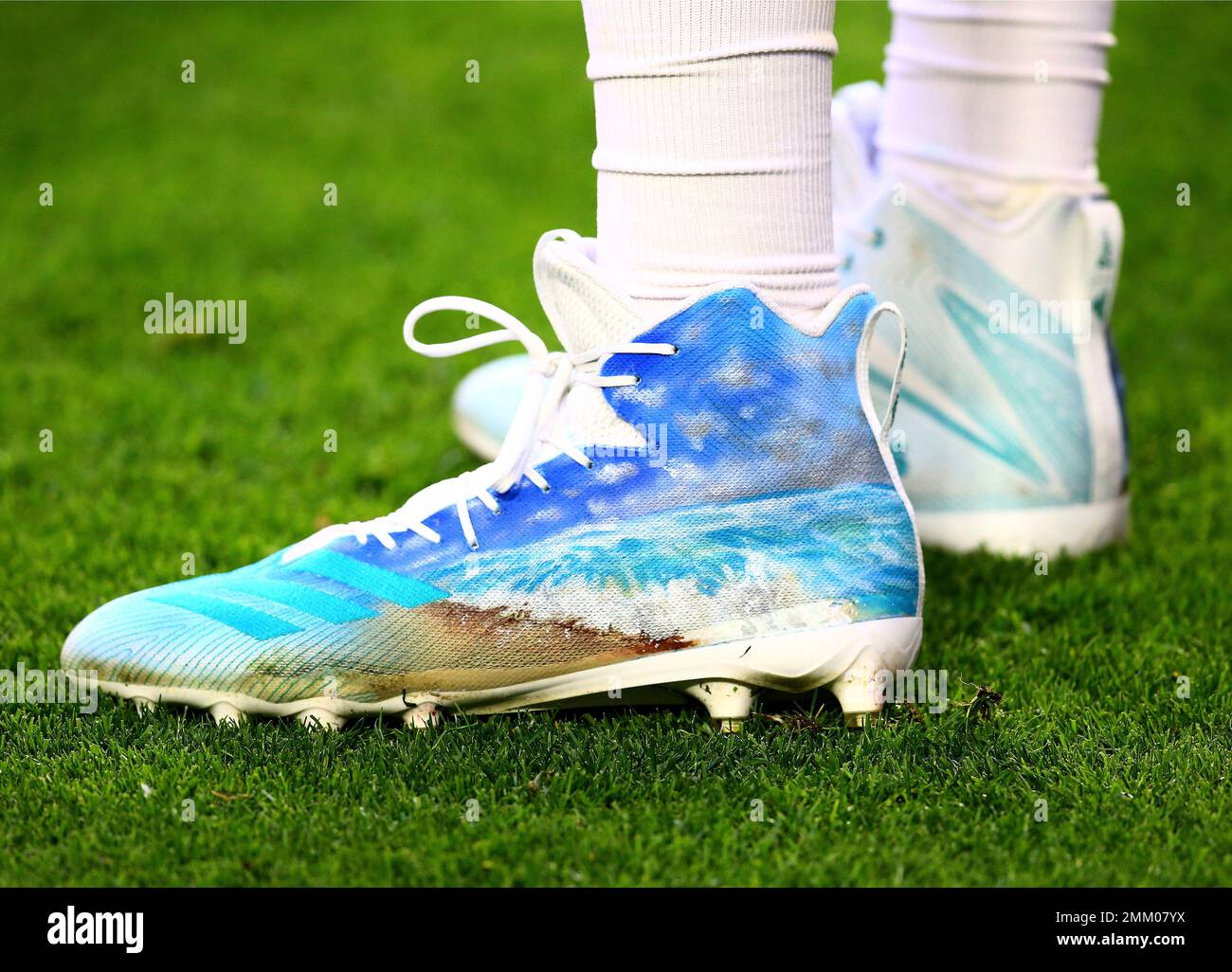 Arizona Cardinals quarterback Josh Rosen wears personalized cleats ...