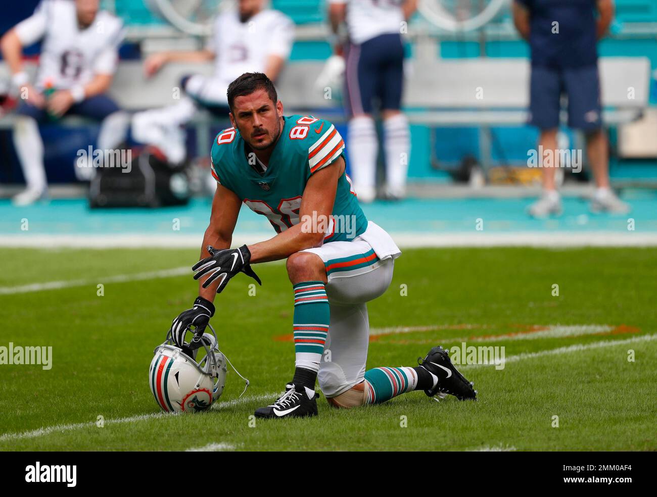 Miami Dolphins wide receiver Danny Amendola (80) warms up, before an ...