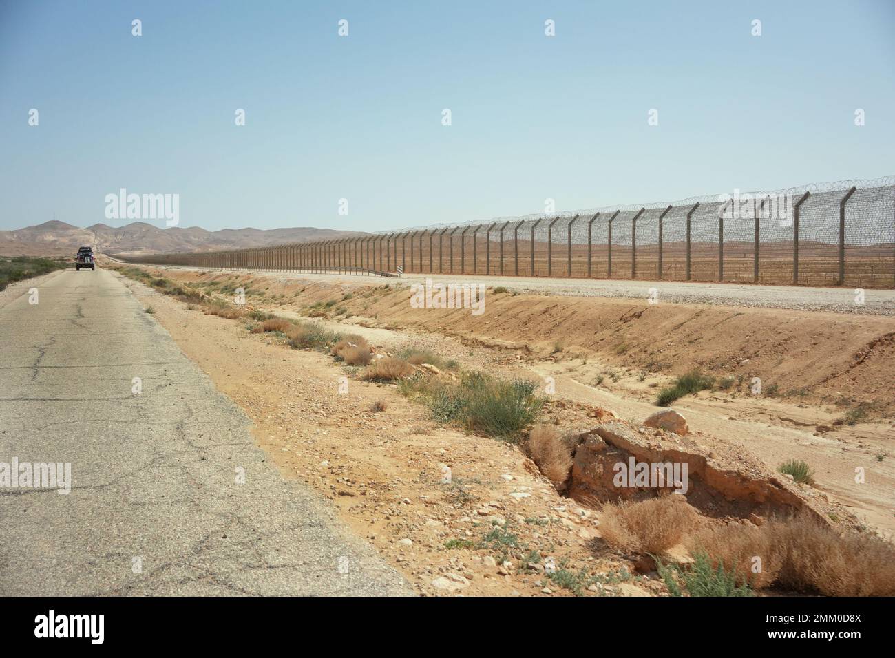 Route 10 along the Egyptian - Israeli border. Looking into Egypt from ...