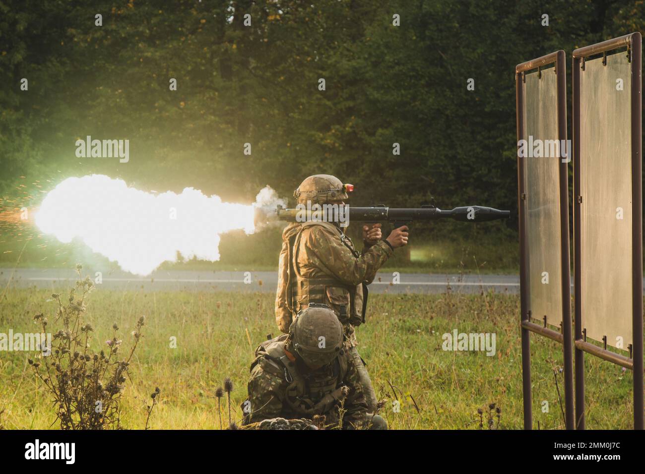 Romanian Soldiers engage U.S. Army Soldiers assigned to 1st Battalion ...
