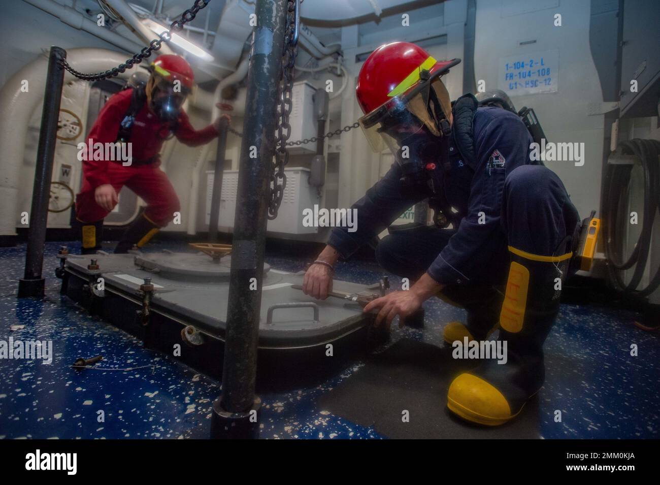 220913-N-JO823-1002 PACIFIC OCEAN (Sept. 13, 2022) Hull Maintenance ...