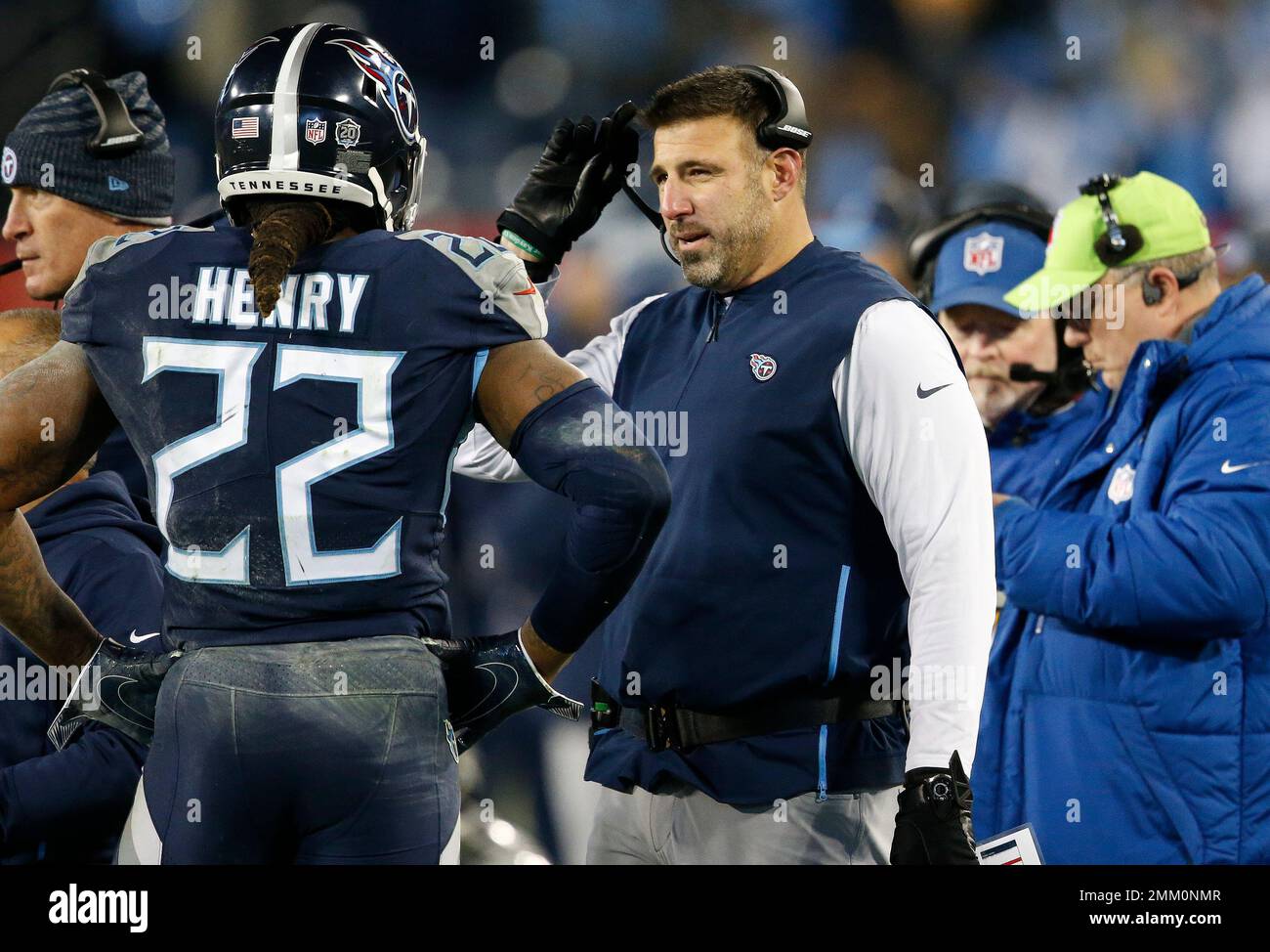 Tennessee Titans running back Derrick Henry (22) speaks with Tennessee ...
