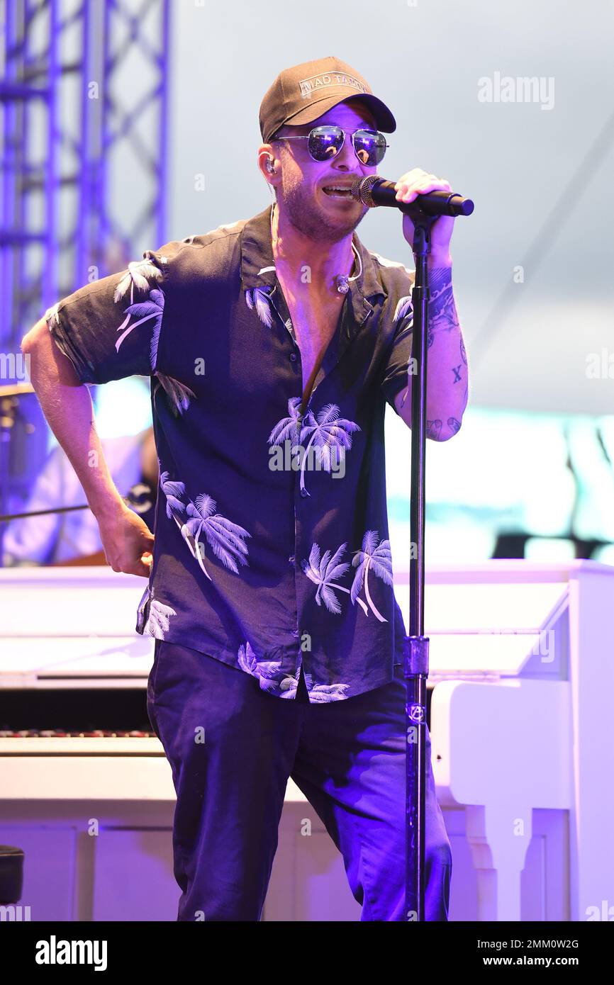 Hallandale Beach FL, USA. 28th Jan, 2023. Ryan Tedder of OneRepublic ...