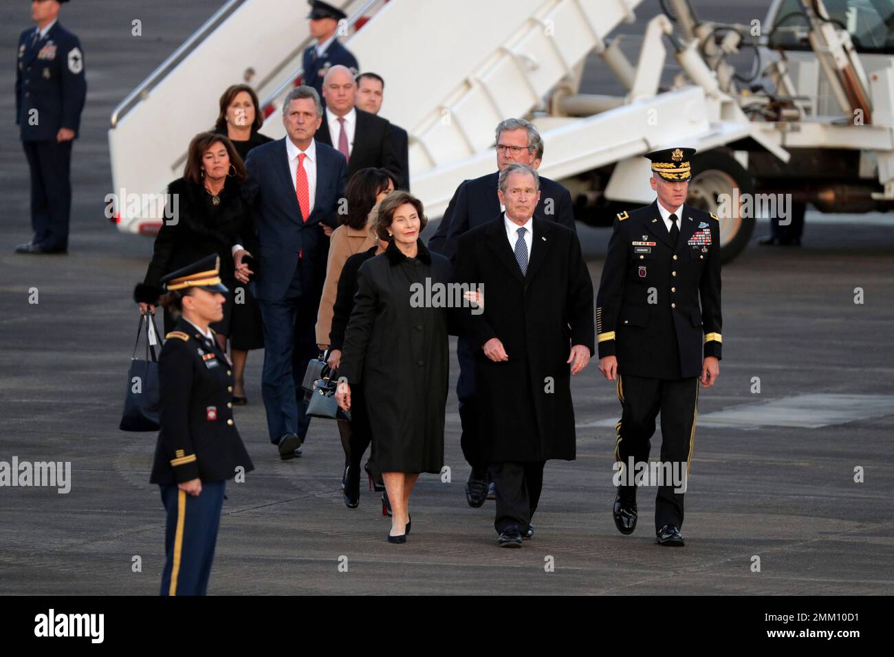 Former President George W. Bush and family members of former President ...