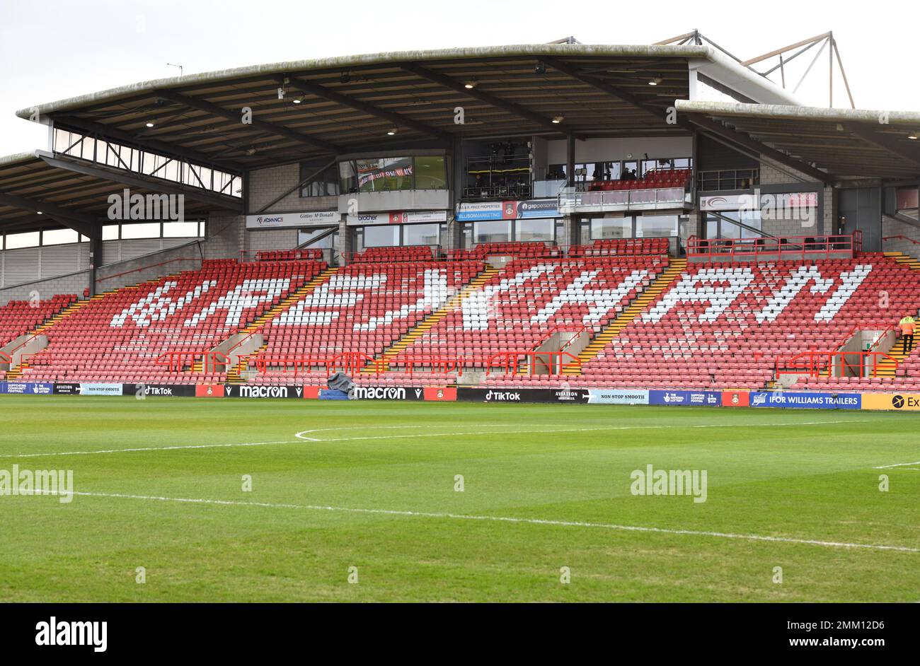 Fa cup balls 2022 hi-res stock photography and images - Alamy