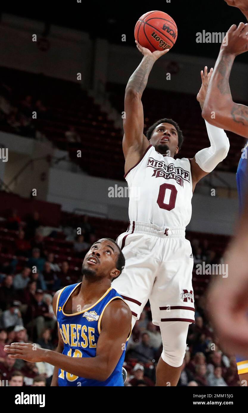 Mississippi State guard Nick Weatherspoon (0) attempts a shot against ...