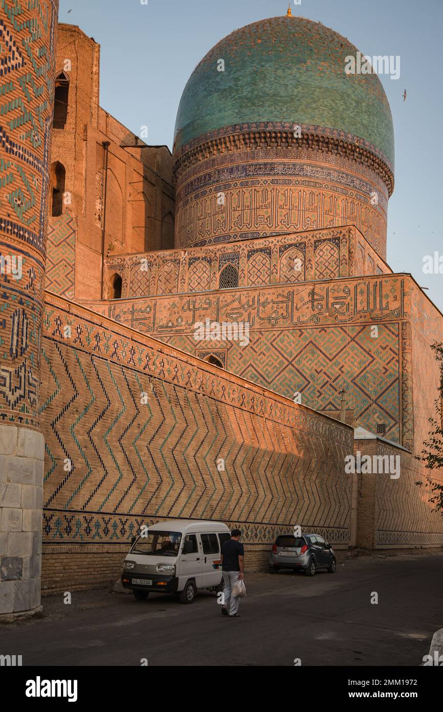 Bibi-Khanym Mosque, Samarkand, Uzbekistan Stock Photo - Alamy