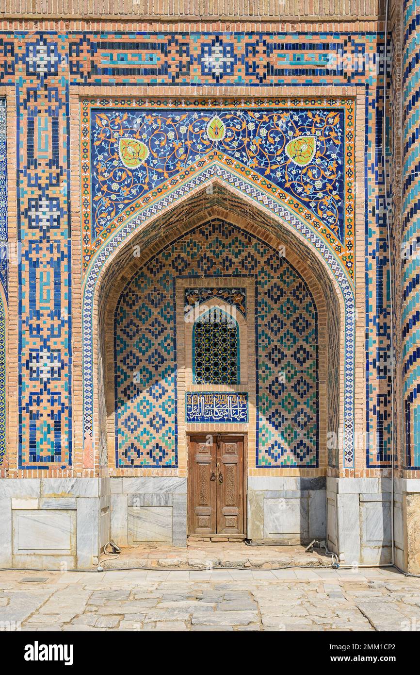 The Bibi-Khanym Mosque is one of the most important monuments of ...
