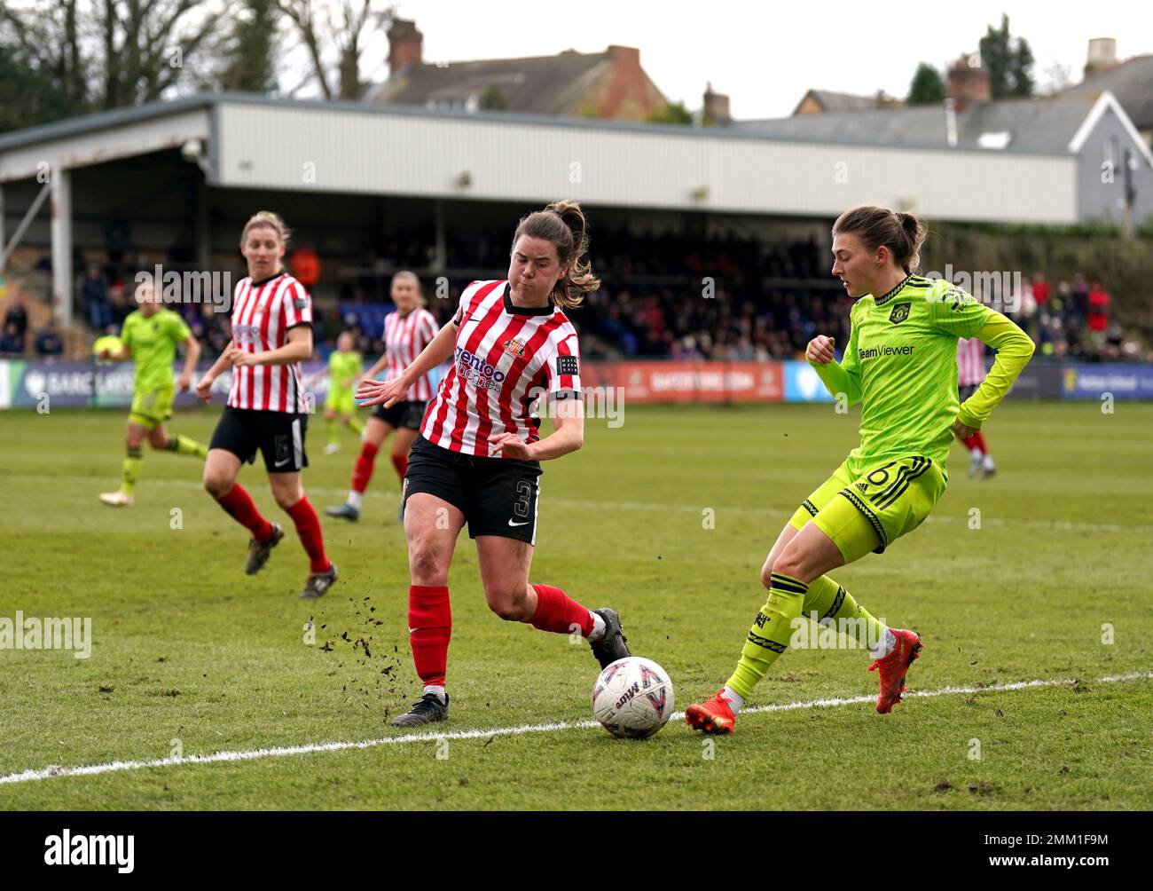 Manchester United's Hannah Blundell battles with Sunderland’s Esther ...