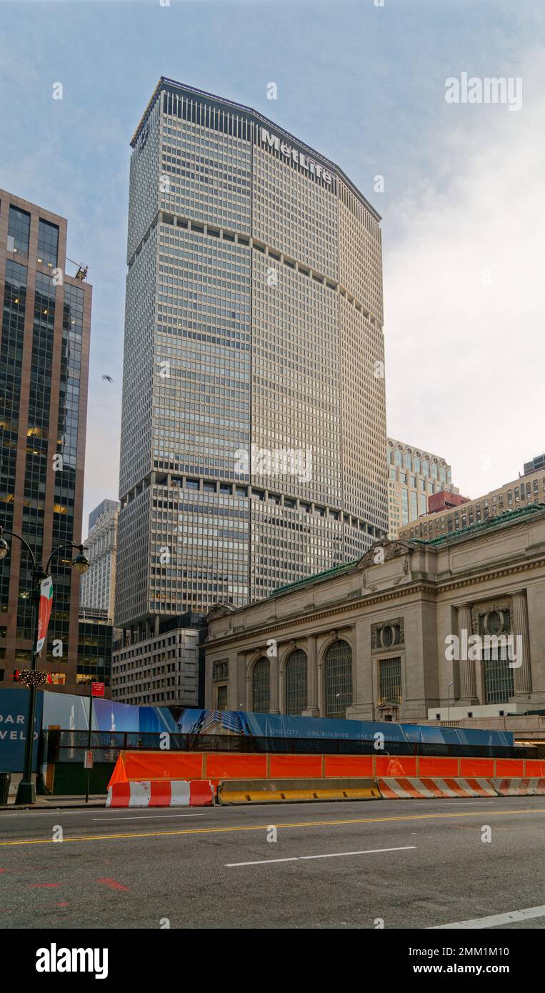 Rare view of Met Life Building (ex-Pan Am Building): After the site of ...