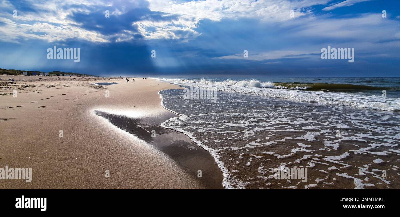 Sun rays on beach hi-res stock photography and images - Alamy
