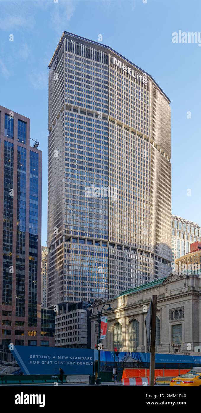 Rare view of Met Life Building (ex-Pan Am Building): After the site of ...