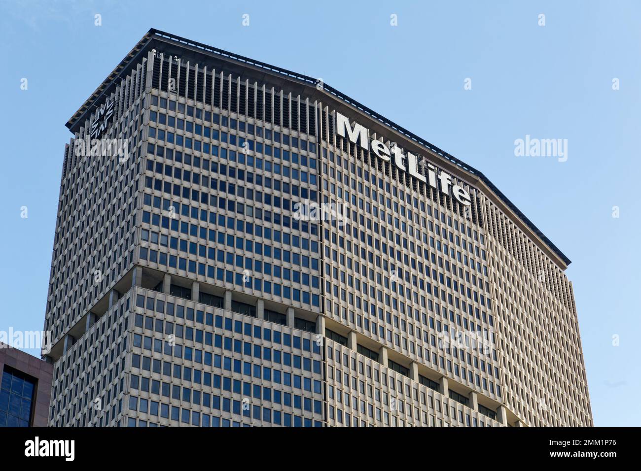 Rare view of Met Life Building (ex-Pan Am Building): After the site of ...