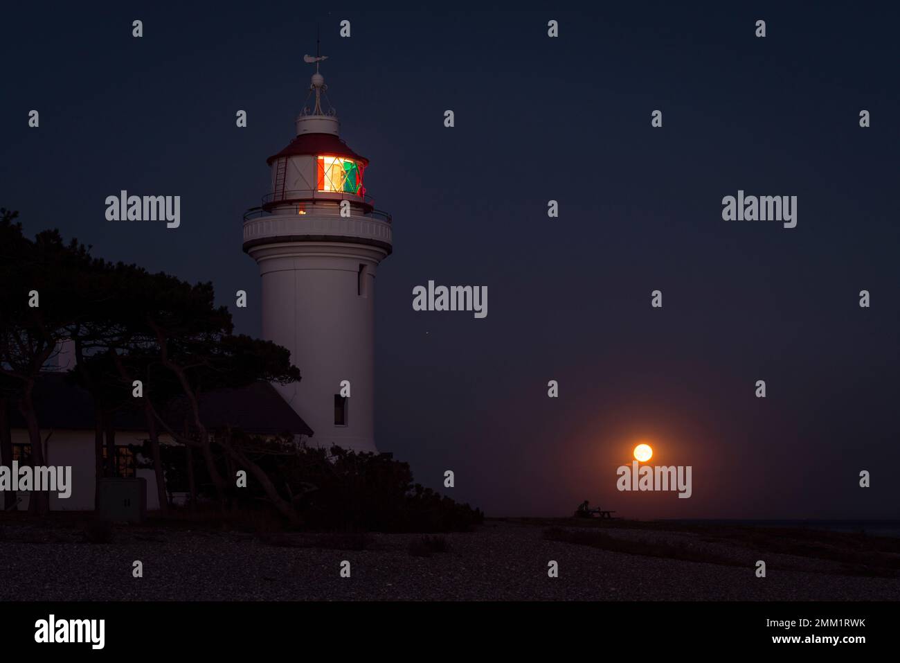 Moon and the historical peninsula hi-res stock photography and images ...