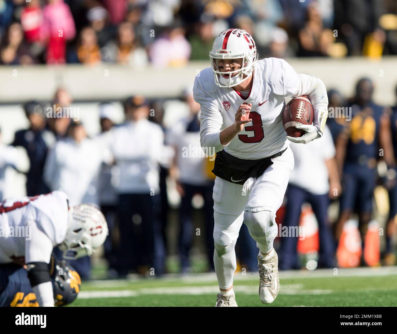 Stanford Cardinal quarterback K.J. Costello (3) passes against the ...