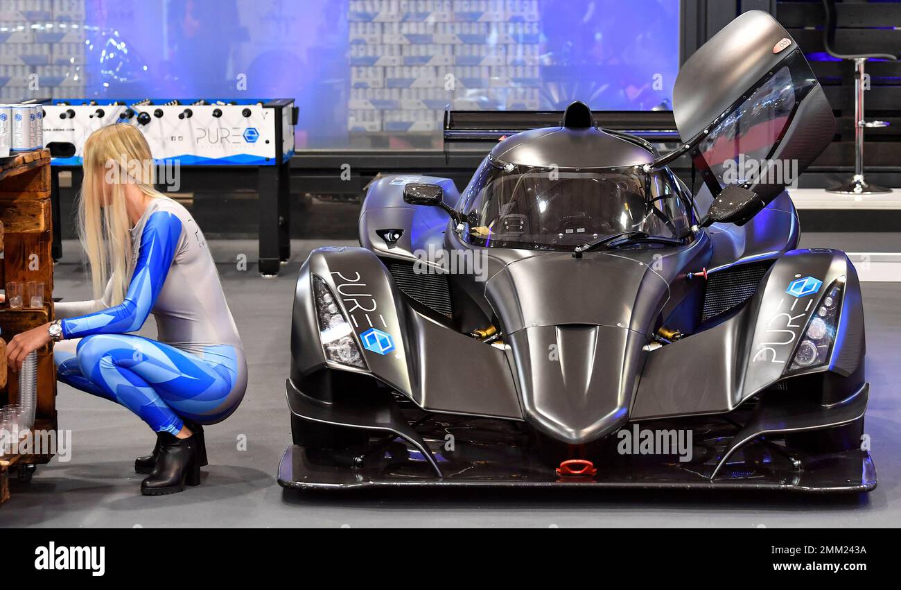 Girls And Cars Tuning