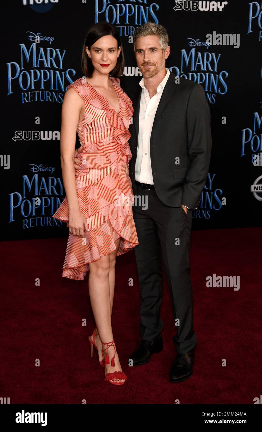 Dave Annable and his wife Odette pose together at the premiere of the ...