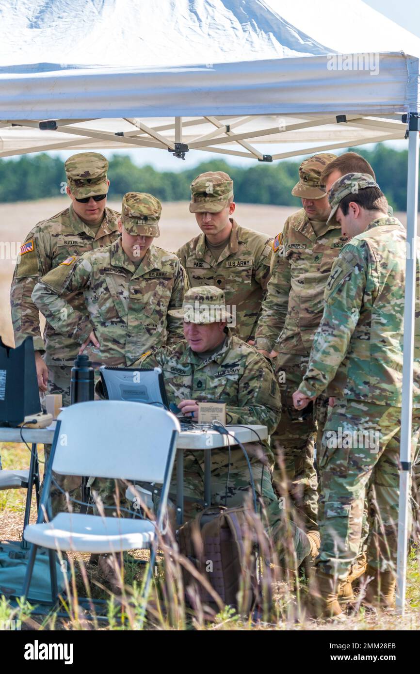 Wisconsin National Guard Soldiers flying RQ-11B Raven Small Unmanned ...